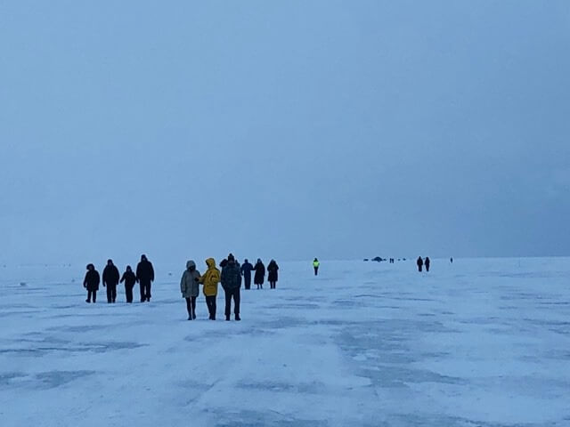 Anne McCullom: Kohvik jääl – talvine seiklus Pärnus - Vaba Eesti Sõna